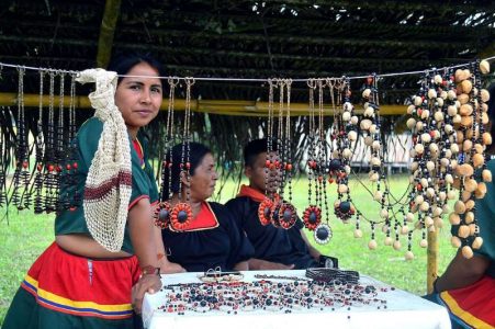 Cofán, an indigenous people between Colombia and Ecuador - Del Amazonas